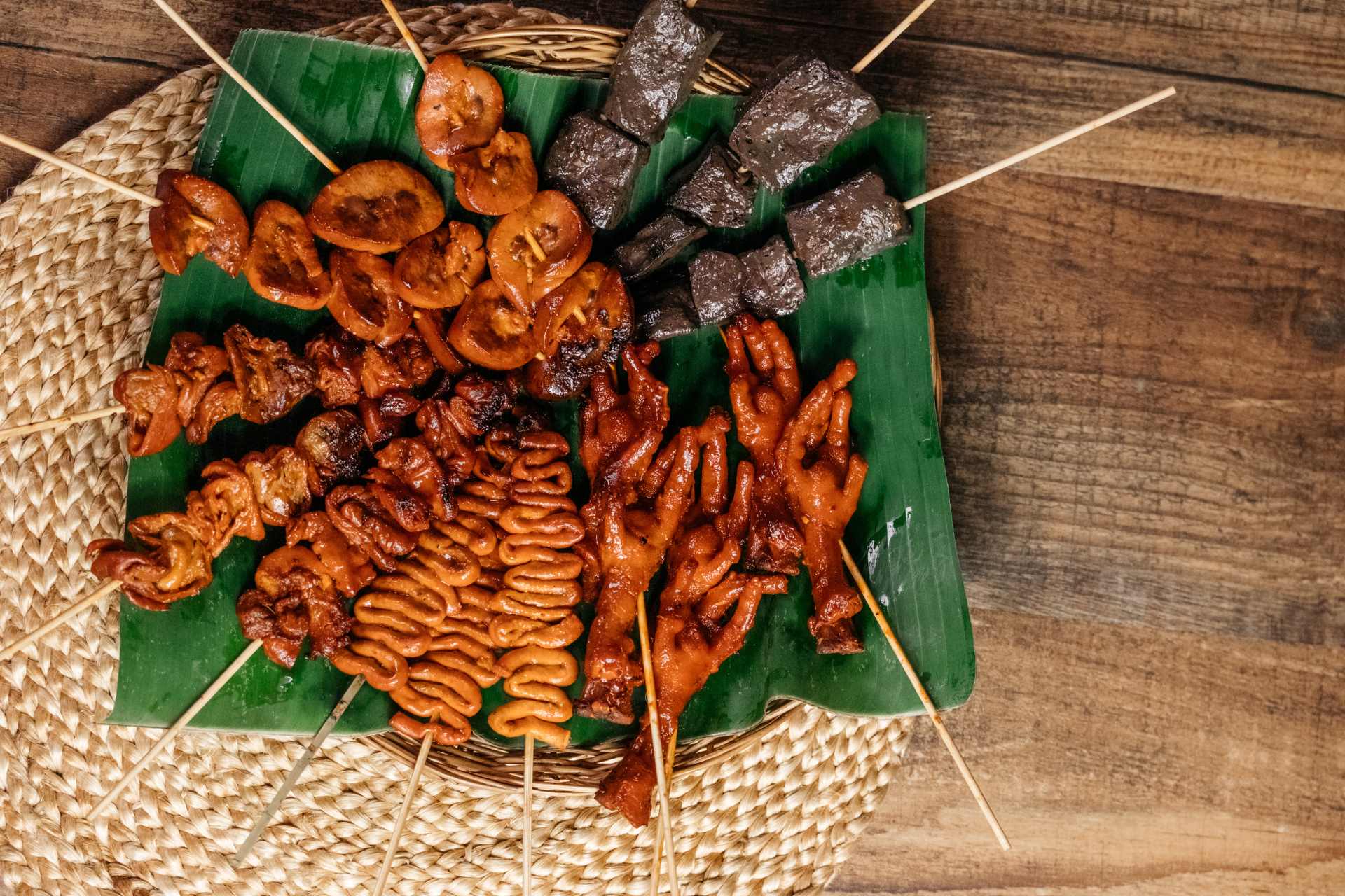 100 Easy-to-Learn Bisaya Words for Tourists